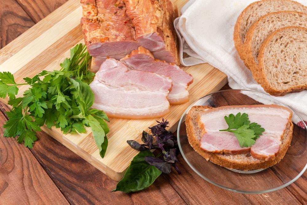 Česnekový bůček v paprice - recept - human.cz